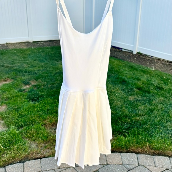 aerie | Dresses | Nwt Aerie Offline White Tennis Dress With Built In ...